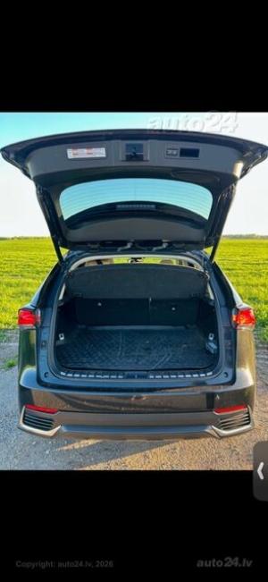 Black Lexus NX 2019 in Tallinn, with an engine capacity of 2.50 L and mileage of 105 thousand km for 25900 €, photo 7 on AUTOMOTO.COM.LV