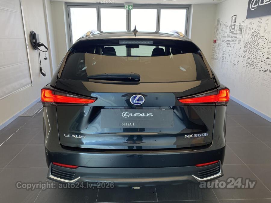 Black Lexus NX 2021 in Tallinn, with an engine capacity of 2.50 L and mileage of 116 thousand km for 30900 €, photo 4 on AUTOMOTO.COM.LV