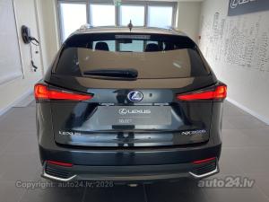 Черный Лексус НХ 2021 в Таллин, объемом двигателя 2.50 л и пробегом 118 тыс. км за 31900 €, фото 7 на AUTOMOTO.COM.LV