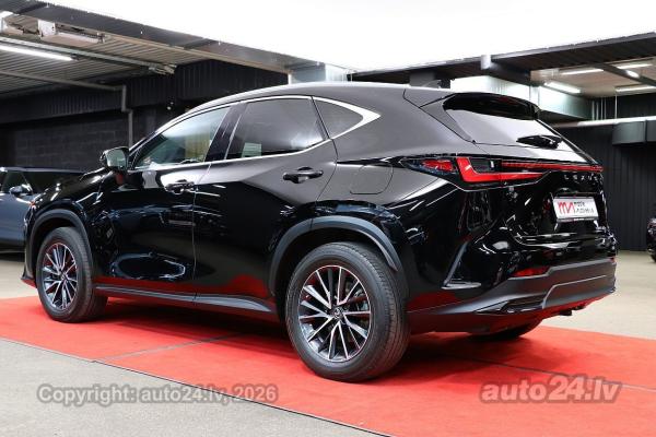 Black Lexus NX 2022 in Tallinn, with an engine capacity of 2.50 L and mileage of 46 thousand km for 49995 €, photo 3 on AUTOMOTO.COM.LV