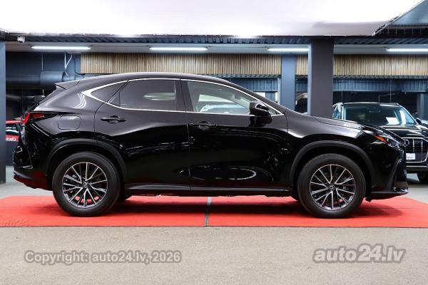 Black Lexus NX 2022 in Tallinn, with an engine capacity of 2.50 L and mileage of 46 thousand km for 49995 €, photo 5 on AUTOMOTO.COM.LV