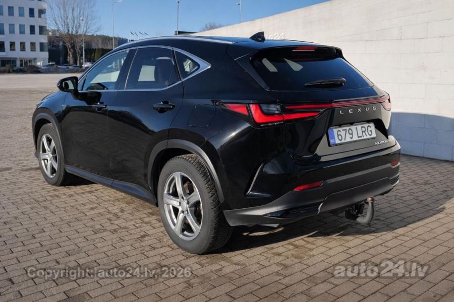 Black Lexus NX 2023 in Tallinn, with an engine capacity of 2.50 L and mileage of 102 thousand km for 49924 €, photo 3 on AUTOMOTO.COM.LV