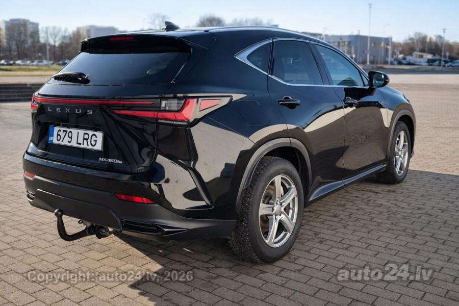 Black Lexus NX 2023 in Tallinn, with an engine capacity of 2.50 L and mileage of 102 thousand km for 49924 €, photo 4 on AUTOMOTO.COM.LV