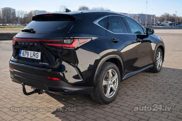 Melns Lexus NX 2023 Tallina, ar dzinēja tilpumu 2.50 L un nobraukumu 102 tūkst. km par 49924 €, foto 4 vietnē AUTOMOTO.COM.LV
