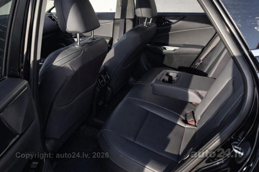 Melns Lexus NX 2023 Tallina, ar dzinēja tilpumu 2.50 L un nobraukumu 102 tūkst. km par 49924 €, foto 6 vietnē AUTOMOTO.COM.LV