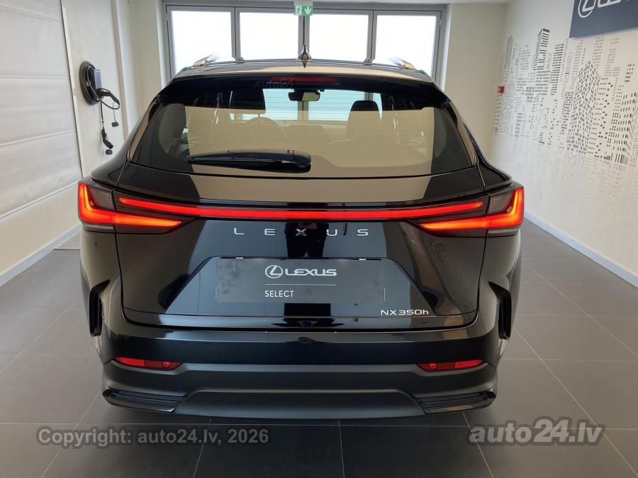Black Lexus NX 2023 in Tallinn, with an engine capacity of 2.50 L and mileage of 42 thousand km for 41400 €, photo 4 on AUTOMOTO.COM.LV
