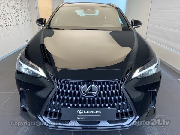 Melns Lexus NX 2023 Tallina, ar dzinēja tilpumu 2.50 L un nobraukumu 42 tūkst. km par 41400 €, foto 4 vietnē AUTOMOTO.COM.LV