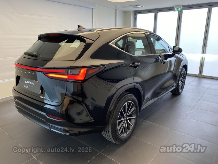 Black Lexus NX 2023 in Tallinn, with an engine capacity of 2.50 L and mileage of 42 thousand km for 41400 €, photo 7 on AUTOMOTO.COM.LV