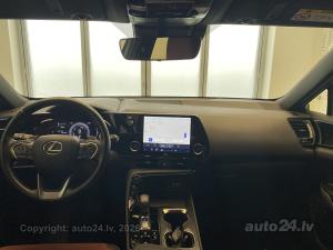 Black Lexus NX 2023 in Tallinn, with an engine capacity of 2.50 L and mileage of 42 thousand km for 41400 €, photo 10 on AUTOMOTO.COM.LV