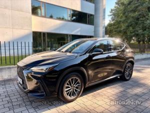 Черный Лексус НХ 2023 в Таллин, объемом двигателя 2.50 л и пробегом 45 тыс. км за 45500 €, фото 4 на AUTOMOTO.COM.LV