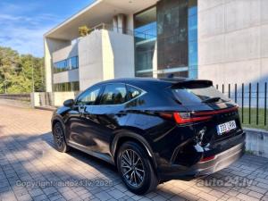 Черный Лексус НХ 2023 в Таллин, объемом двигателя 2.50 л и пробегом 45 тыс. км за 45500 €, фото 5 на AUTOMOTO.COM.LV