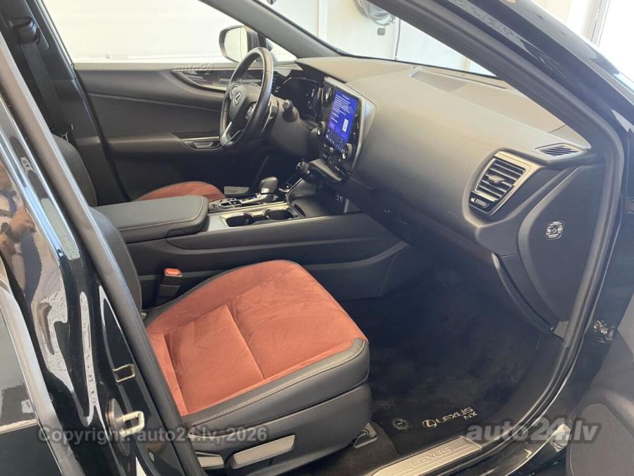 Black Lexus NX 2024 in Tallinn, with an engine capacity of 2.50 L and mileage of 37 thousand km for 41900 €, photo 6 on AUTOMOTO.COM.LV