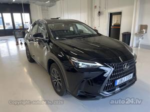 Melns Lexus NX 2025 Tallina, ar dzinēja tilpumu 2.50 L un nobraukumu 11 tūkst. km par 42990 €, foto 2 vietnē AUTOMOTO.COM.LV