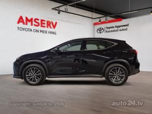 Melns Lexus NX 2025 Tallina, ar dzinēja tilpumu 2.50 L un nobraukumu 23 tūkst. km par 45990 €, foto 4 vietnē AUTOMOTO.COM.LV
