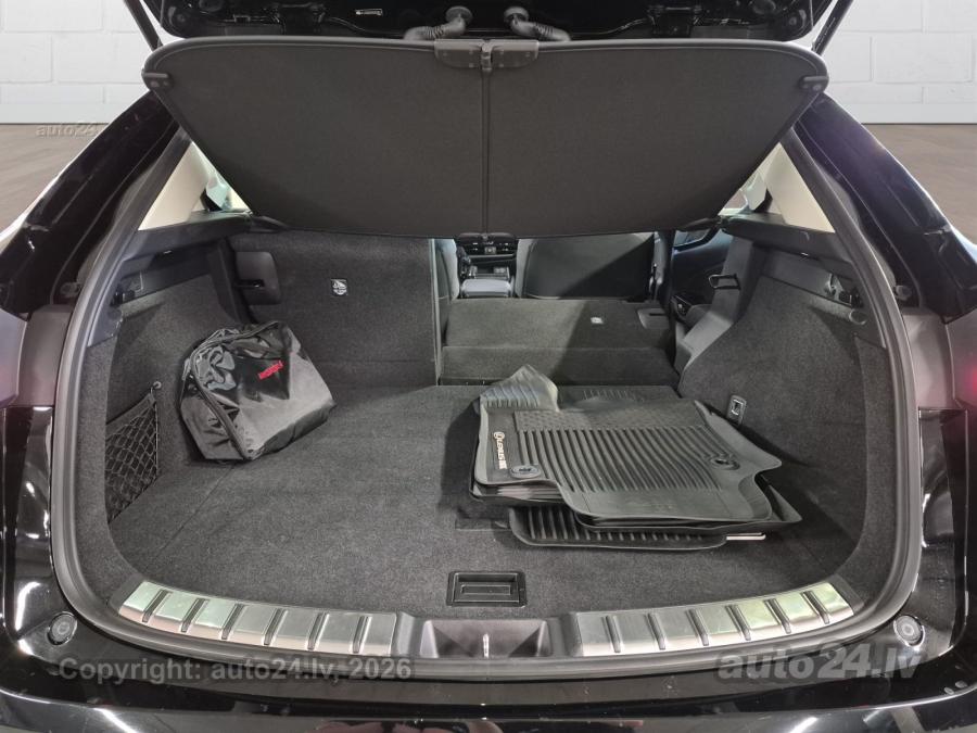Melns Lexus NX 2025 Tallina, ar dzinēja tilpumu 2.50 L un nobraukumu 23 tūkst. km par 45990 €, foto 11 vietnē AUTOMOTO.COM.LV