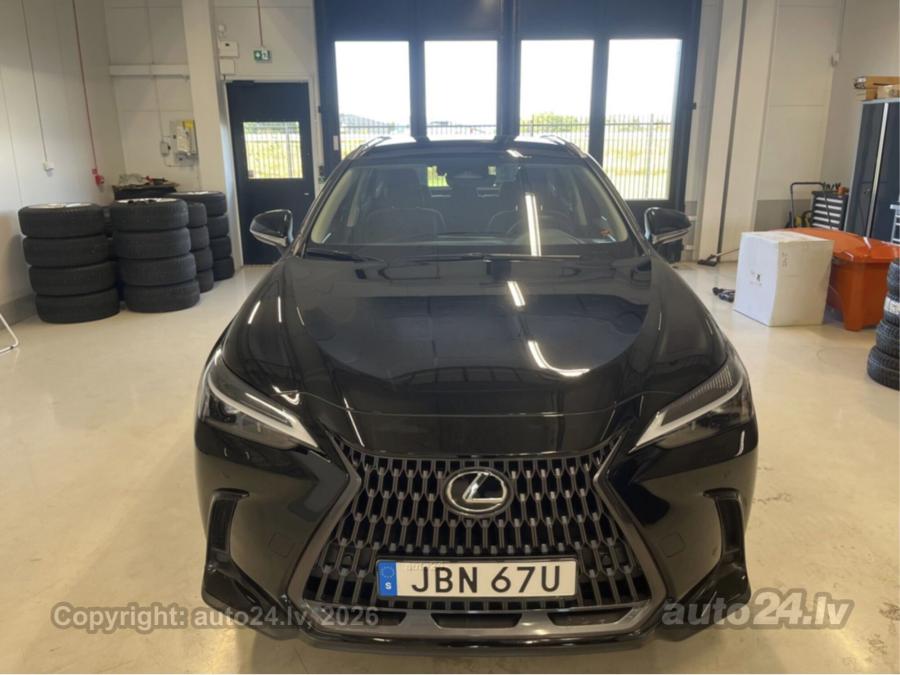 Black Lexus NX 2025 in Tallinn, with an engine capacity of 2.50 L and mileage of 38 thousand km for 41990 €, photo 3 on AUTOMOTO.COM.LV