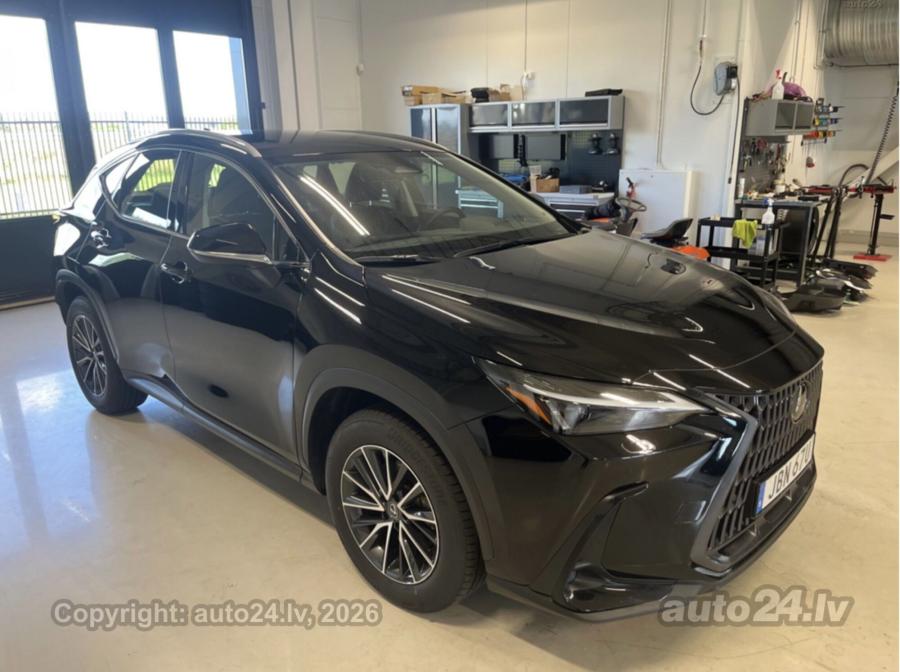Black Lexus NX 2025 in Tallinn, with an engine capacity of 2.50 L and mileage of 38 thousand km for 41990 €, photo 4 on AUTOMOTO.COM.LV