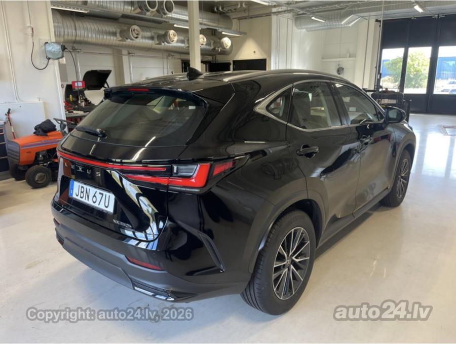 Black Lexus NX 2025 in Tallinn, with an engine capacity of 2.50 L and mileage of 38 thousand km for 41990 €, photo 5 on AUTOMOTO.COM.LV