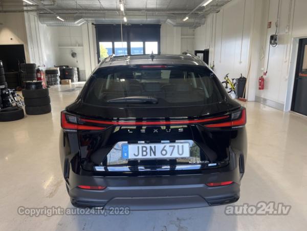 Melns Lexus NX 2025 Tallina, ar dzinēja tilpumu 2.50 L un nobraukumu 38 tūkst. km par 41990 €, foto 7 vietnē AUTOMOTO.COM.LV