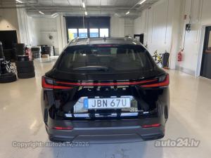 Black Lexus NX 2025 in Tallinn, with an engine capacity of 2.50 L and mileage of 38 thousand km for 41990 €, photo 7 on AUTOMOTO.COM.LV