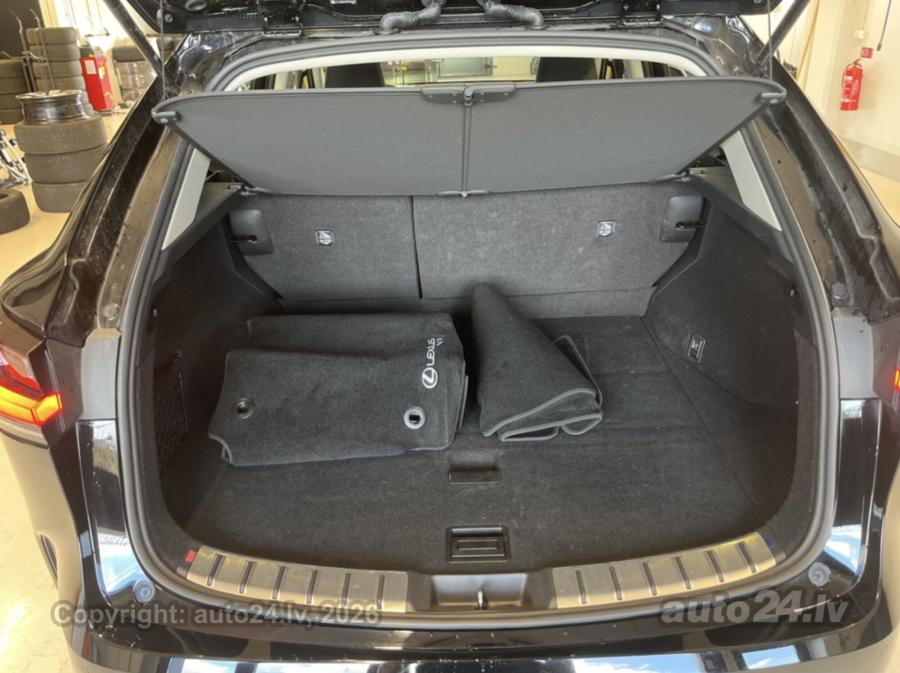 Black Lexus NX 2025 in Tallinn, with an engine capacity of 2.50 L and mileage of 38 thousand km for 41990 €, photo 18 on AUTOMOTO.COM.LV