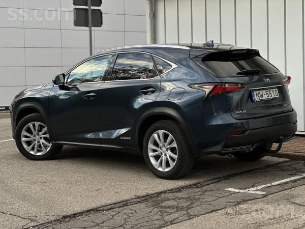 Zils Lexus NX 2015 Rīga, ar dzinēja tilpumu 2.50 L un nobraukumu 207 tūkst. km par 17200 €, foto 4 vietnē AUTOMOTO.COM.LV