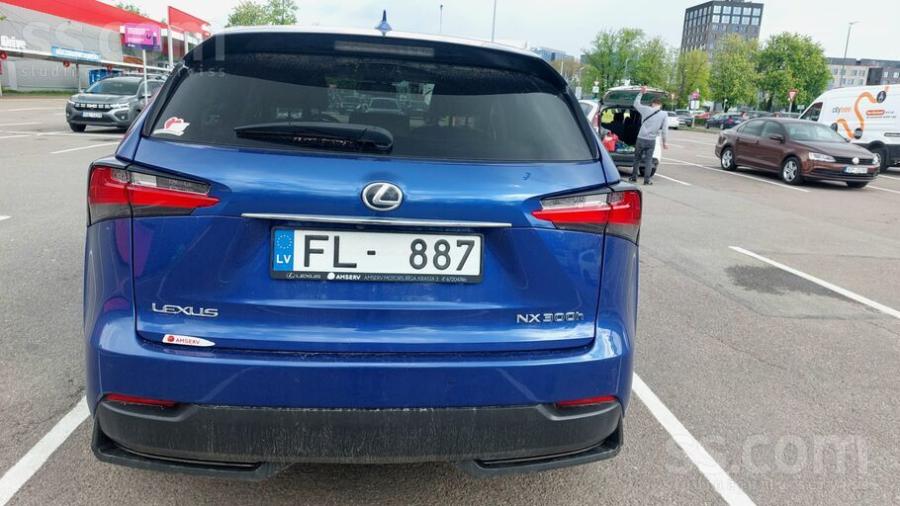 Zils Lexus NX 2015 Rīga, ar dzinēja tilpumu 2.50 L un nobraukumu 134 tūkst. km par 23950 €, foto 3 vietnē AUTOMOTO.COM.LV