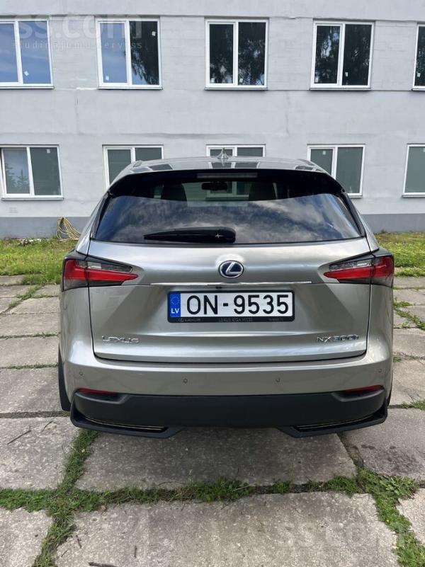 Lexus NX 2016 in Riga, with an engine capacity of 2.50 L and mileage of 169 thousand km for 23000 €, photo 4 on AUTOMOTO.COM.LV