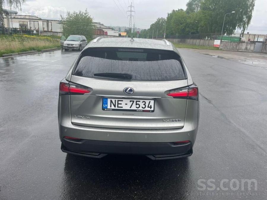 Lexus NX 2017 in Riga, with an engine capacity of 2.50 L and mileage of 99 thousand km for 23500 €, photo 3 on AUTOMOTO.COM.LV