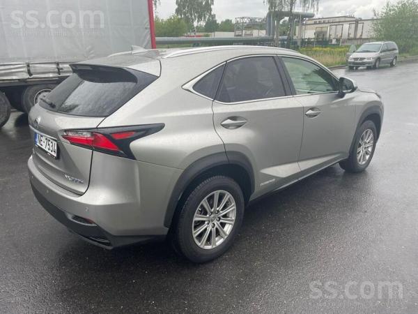 Lexus NX 2017 in Riga, with an engine capacity of 2.50 L and mileage of 99 thousand km for 23500 €, photo 3 on AUTOMOTO.COM.LV