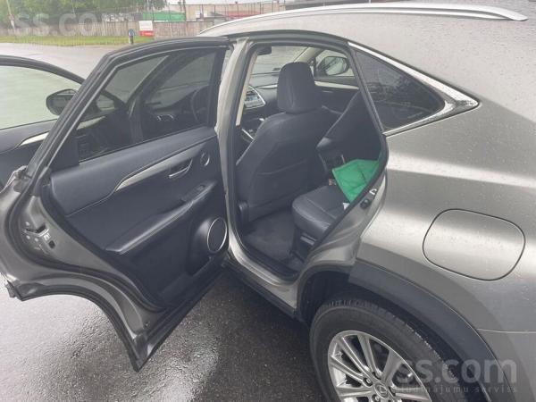 Lexus NX 2017 in Riga, with an engine capacity of 2.50 L and mileage of 99 thousand km for 23500 €, photo 7 on AUTOMOTO.COM.LV