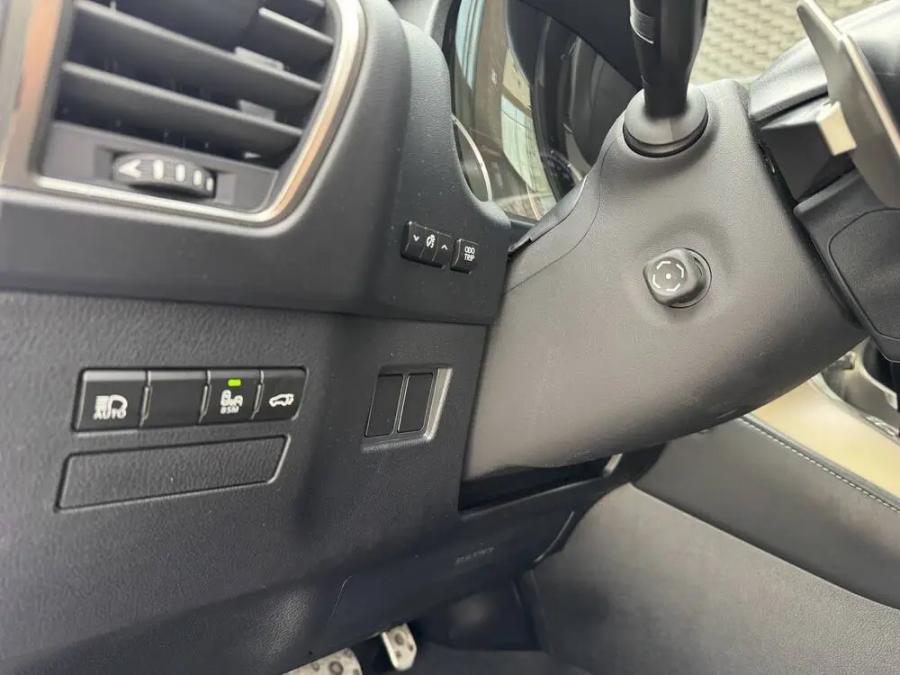 Lexus NX 2018 in Daugavpils, with an engine capacity of 2.50 L and mileage of 118 thousand km for 23000 €, photo 20 on AUTOMOTO.COM.LV
