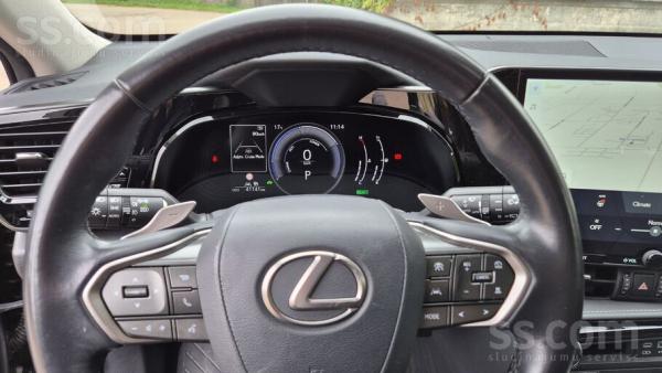 Green Lexus NX 2023 in Riga, with an engine capacity of 2.50 L and mileage of 55 thousand km for 44000 €, photo 6 on AUTOMOTO.COM.LV