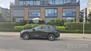 Zaļš Lexus NX 2023 Rīga, ar dzinēja tilpumu 2.50 L un nobraukumu 55 tūkst. km par 44000 €, foto  vietnē AUTOMOTO.COM.LV