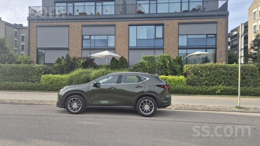 Green Lexus NX 2023 in Riga, with an engine capacity of 2.50 L and mileage of 55 thousand km for 44000 €, photo 1 on AUTOMOTO.COM.LV