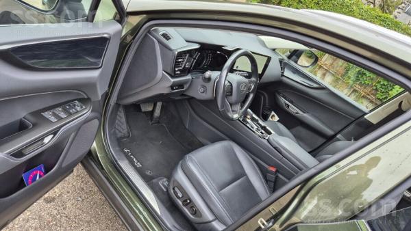 Green Lexus NX 2023 in Riga, with an engine capacity of 2.50 L and mileage of 55 thousand km for 44000 €, photo 8 on AUTOMOTO.COM.LV