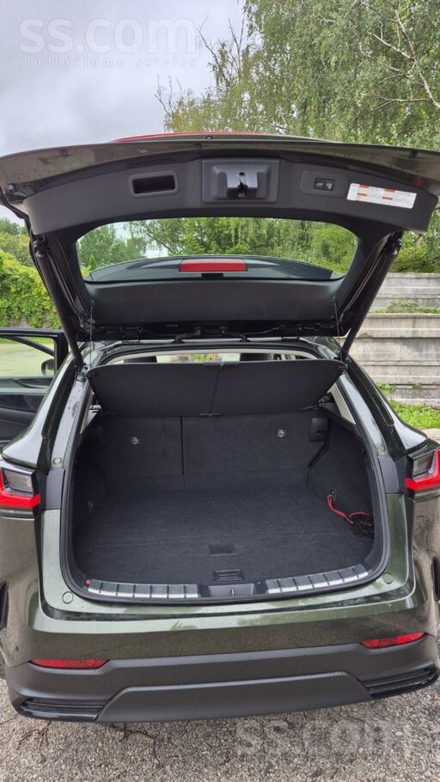 Green Lexus NX 2023 in Riga, with an engine capacity of 2.50 L and mileage of 55 thousand km for 44000 €, photo 12 on AUTOMOTO.COM.LV