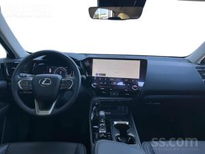 Zaļš Lexus NX 2025 Rīga, ar dzinēja tilpumu 2.50 L un nobraukumu 23 tūkst. km par 52000 €, foto 9 vietnē AUTOMOTO.COM.LV