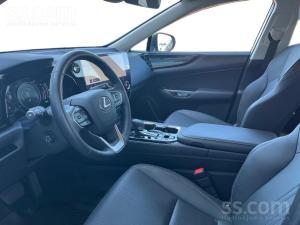Zaļš Lexus NX 2025 Rīga, ar dzinēja tilpumu 2.50 L un nobraukumu 23 tūkst. km par 52000 €, foto 12 vietnē AUTOMOTO.COM.LV