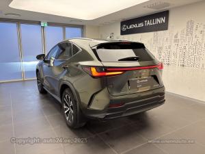 Green Lexus NX 2022 in Tallinn, with an engine capacity of 2.50 L and mileage of 50 thousand km for 47600 €, photo 2 on AUTOMOTO.COM.LV