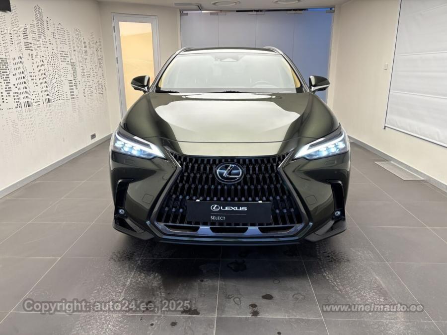 Green Lexus NX 2022 in Tallinn, with an engine capacity of 2.50 L and mileage of 50 thousand km for 47600 €, photo 4 on AUTOMOTO.COM.LV