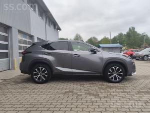 Grey Lexus NX 2014 in Riga, with an engine capacity of 2.50 L and mileage of 174 thousand km for 19000 €, photo 4 on AUTOMOTO.COM.LV