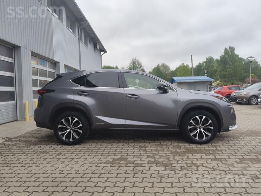 Grey Lexus NX 2014 in Riga, with an engine capacity of 2.50 L and mileage of 174 thousand km for 19000 €, photo 4 on AUTOMOTO.COM.LV