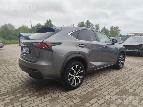 Grey Lexus NX 2014 in Riga, with an engine capacity of 2.50 L and mileage of 174 thousand km for 19000 €, photo 6 on AUTOMOTO.COM.LV