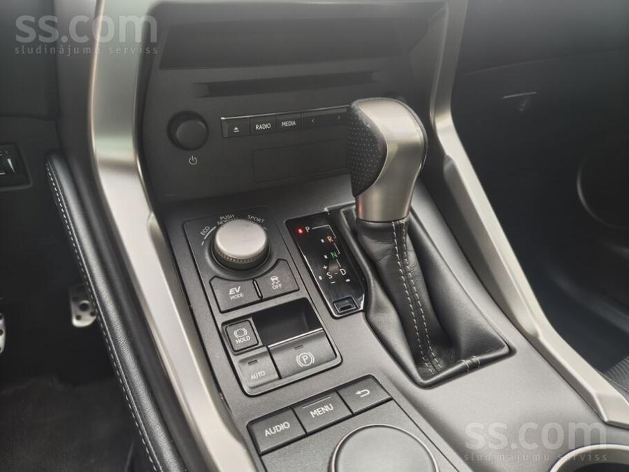 Grey Lexus NX 2014 in Riga, with an engine capacity of 2.50 L and mileage of 174 thousand km for 19000 €, photo 15 on AUTOMOTO.COM.LV