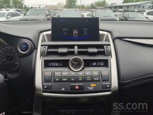 Grey Lexus NX 2014 in Riga, with an engine capacity of 2.50 L and mileage of 174 thousand km for 19000 €, photo 17 on AUTOMOTO.COM.LV