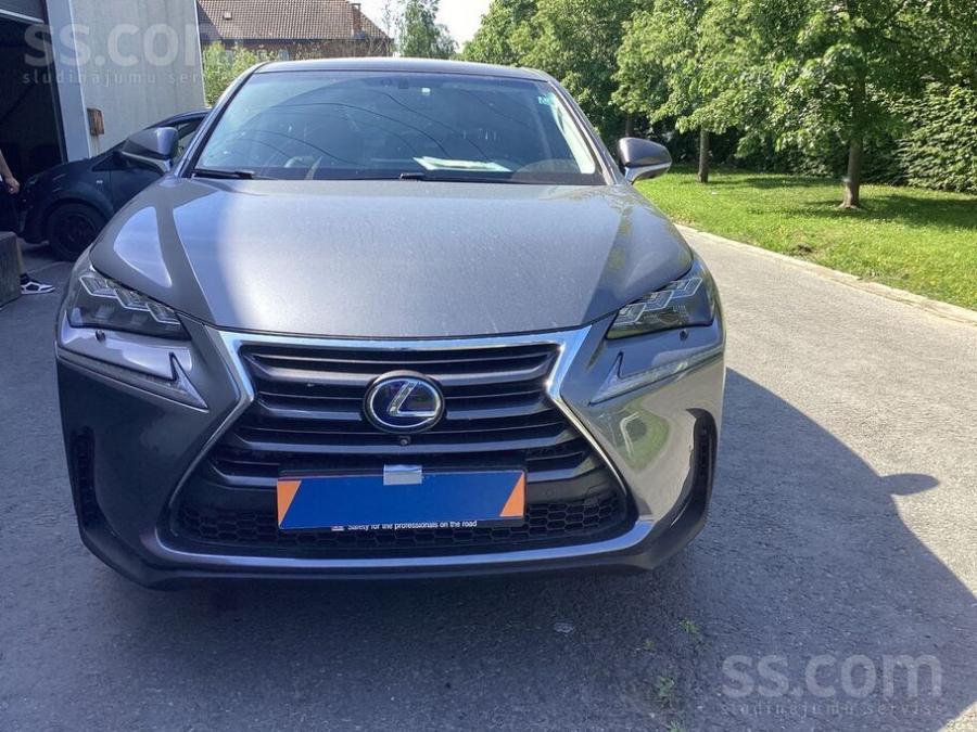 Grey Lexus NX 2015 in Daugavpils, with an engine capacity of 2.50 L and mileage of 249 thousand km for 17950 €, photo 1 on AUTOMOTO.COM.LV
