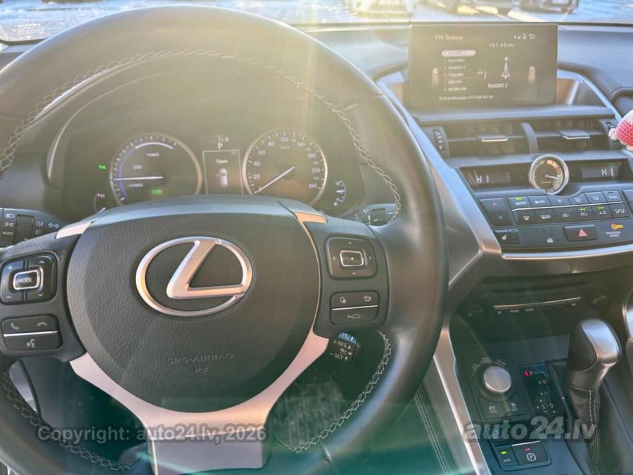 Grey Lexus NX 2015 in Tallinn, with an engine capacity of 2.50 L and mileage of 156 thousand km for 20500 €, photo 4 on AUTOMOTO.COM.LV