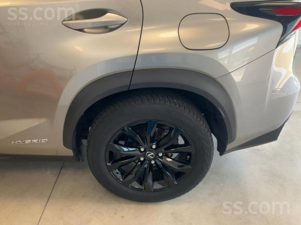 Grey Lexus NX 2015 in Daugavpils, with an engine capacity of 2.50 L and mileage of 180 thousand km for 21930 €, photo 6 on AUTOMOTO.COM.LV