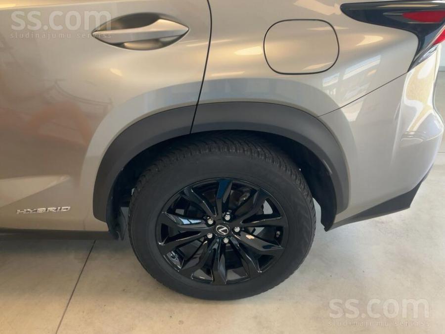 Pelēks Lexus NX 2015 Daugavpils, ar dzinēja tilpumu 2.50 L un nobraukumu 180 tūkst. km par 21790 €, foto 7 vietnē AUTOMOTO.COM.LV
